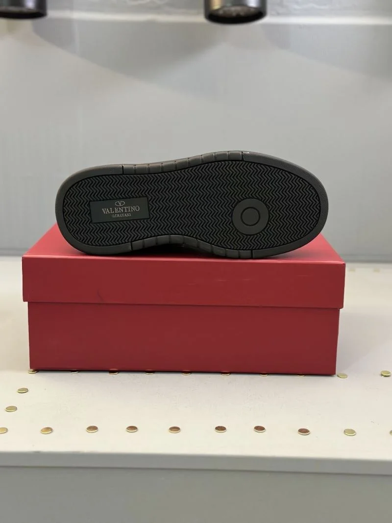 Reasonably priced Valentino Low Shoes