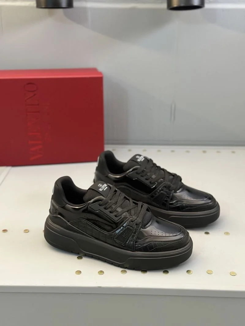 Reasonably priced Valentino Low Shoes