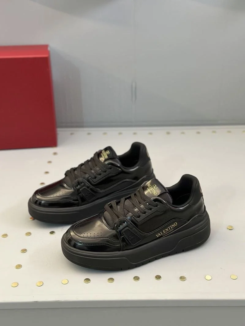 Cut-rate Valentino Low Shoes