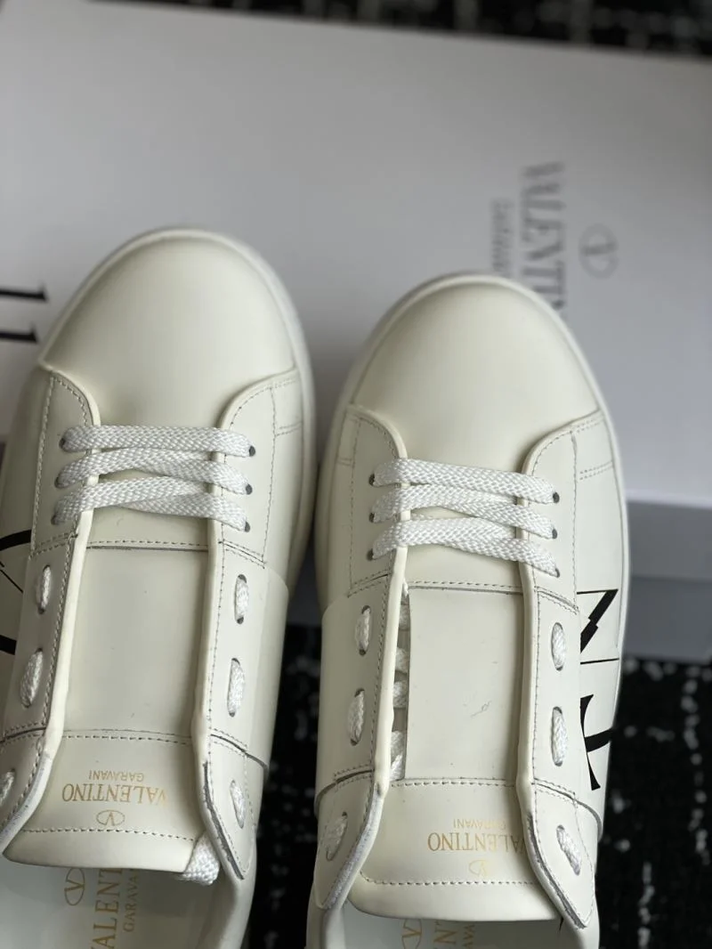 Affordable Valentino Low Shoes