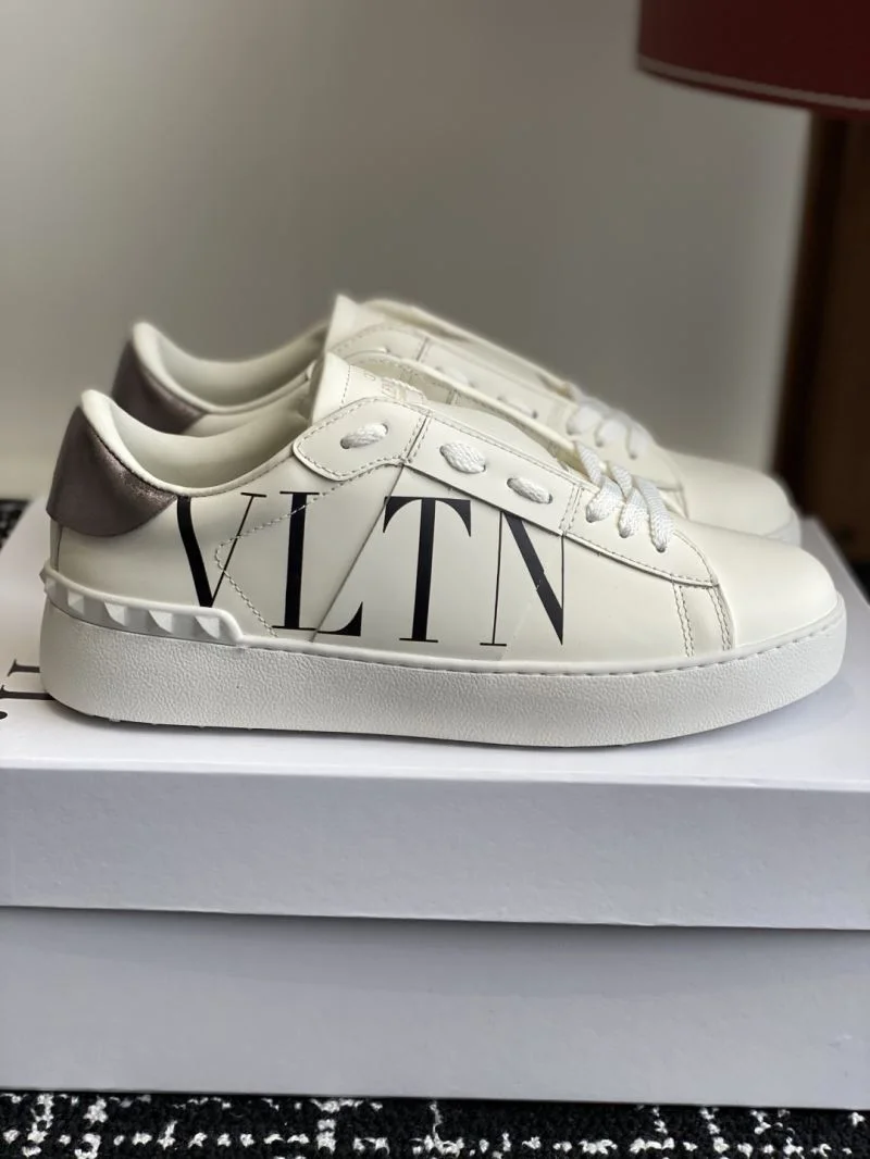 Exact replica Valentino Low Shoes