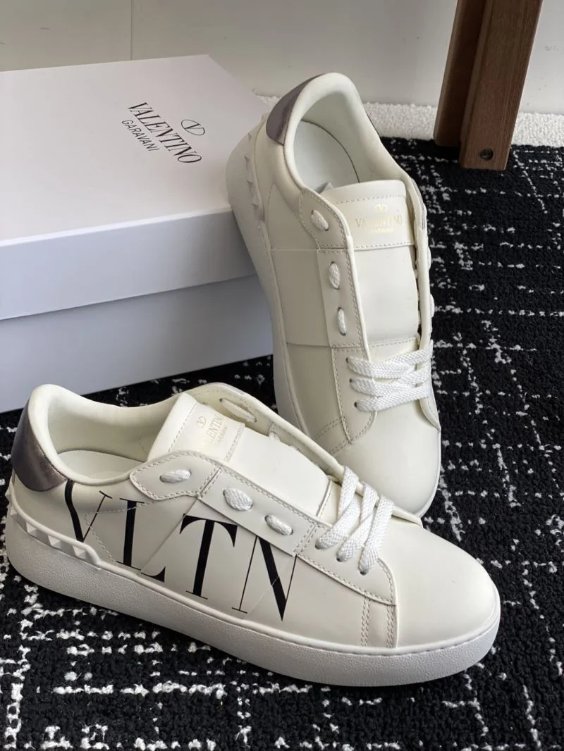Exact replica Valentino Low Shoes