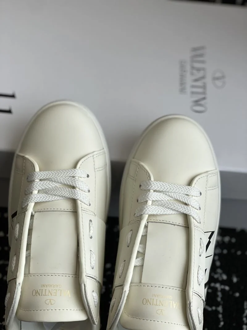 Exact replica Valentino Low Shoes
