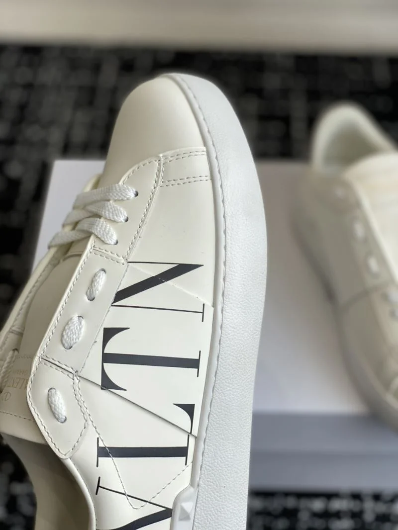 Exact replica Valentino Low Shoes