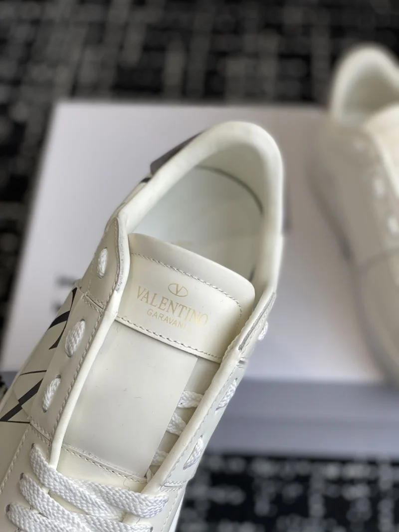 Exact replica Valentino Low Shoes