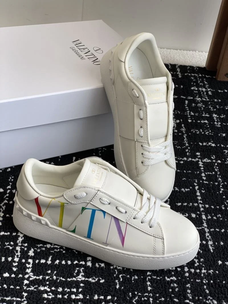 Exact replica Valentino Low Shoes