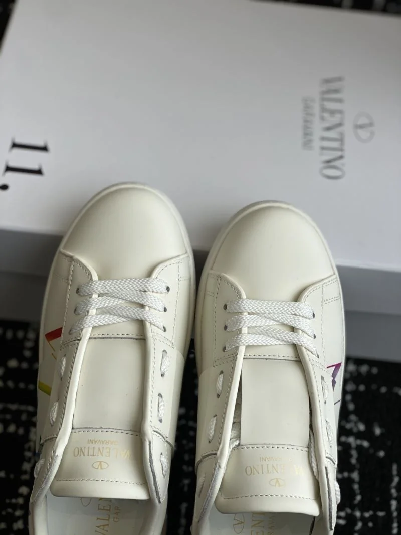 Exact replica Valentino Low Shoes