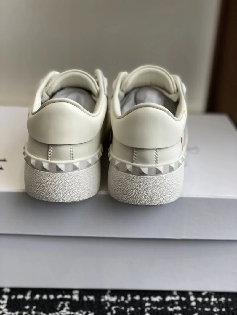 Exact replica Valentino Low Shoes