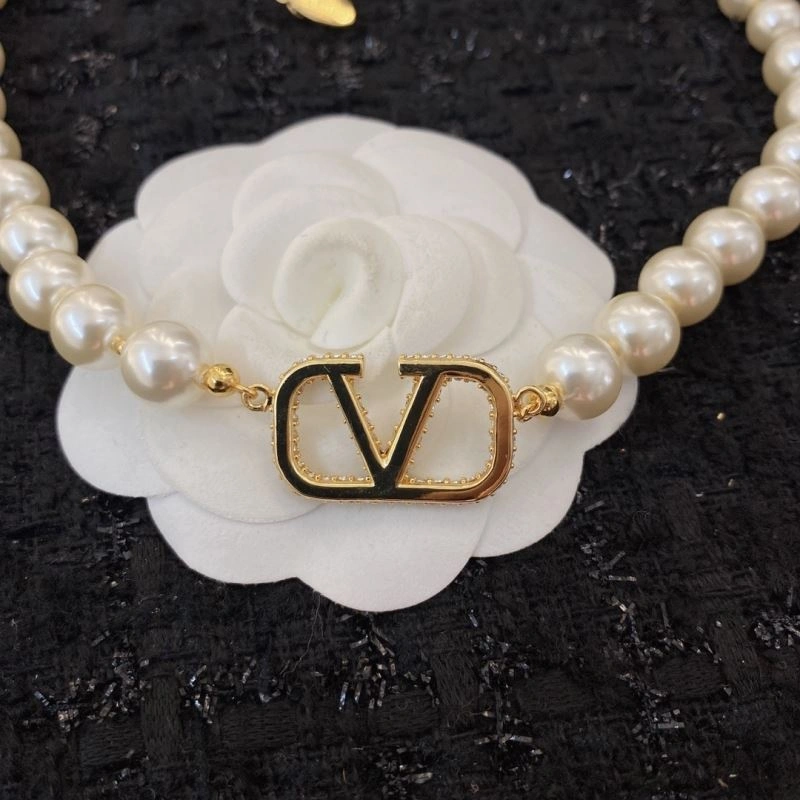 High accuracy Valentino Necklaces