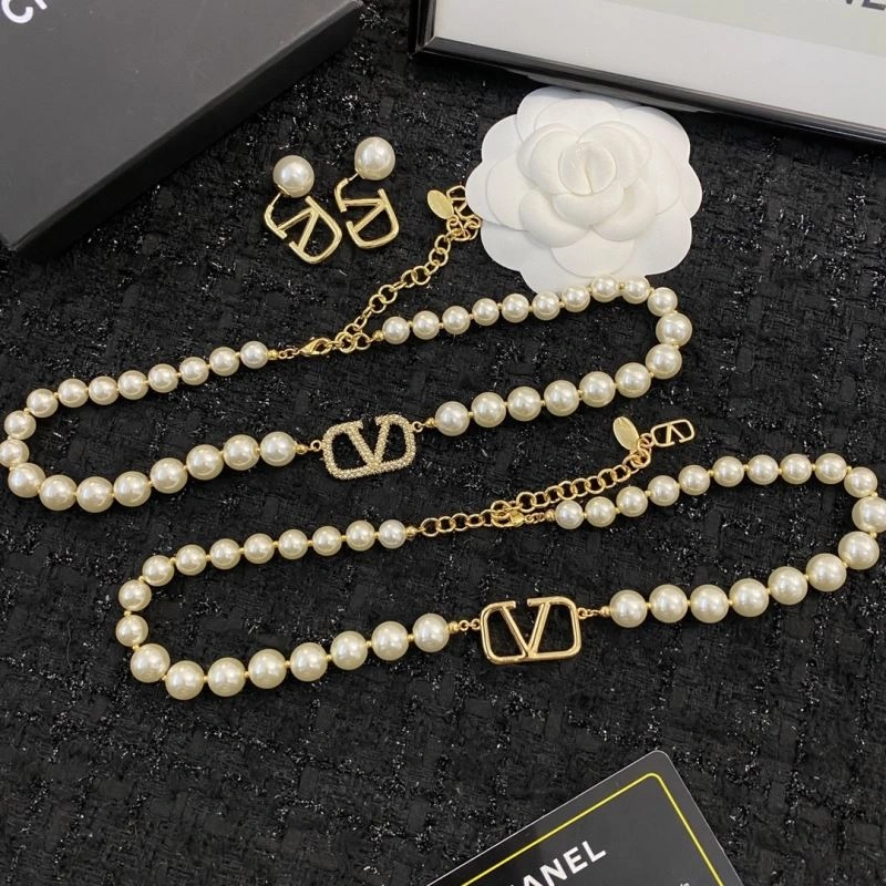 High accuracy Valentino Necklaces