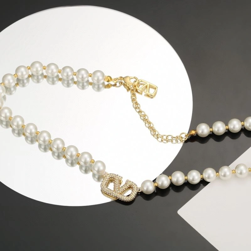 Low-cost Valentino Necklaces