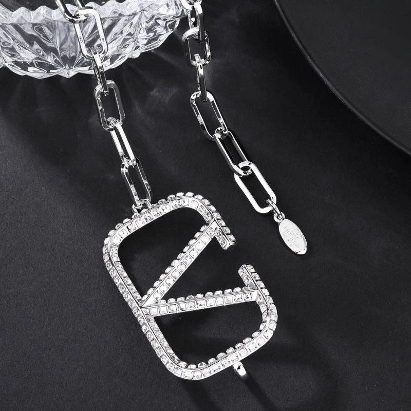 High accuracy Valentino Necklaces
