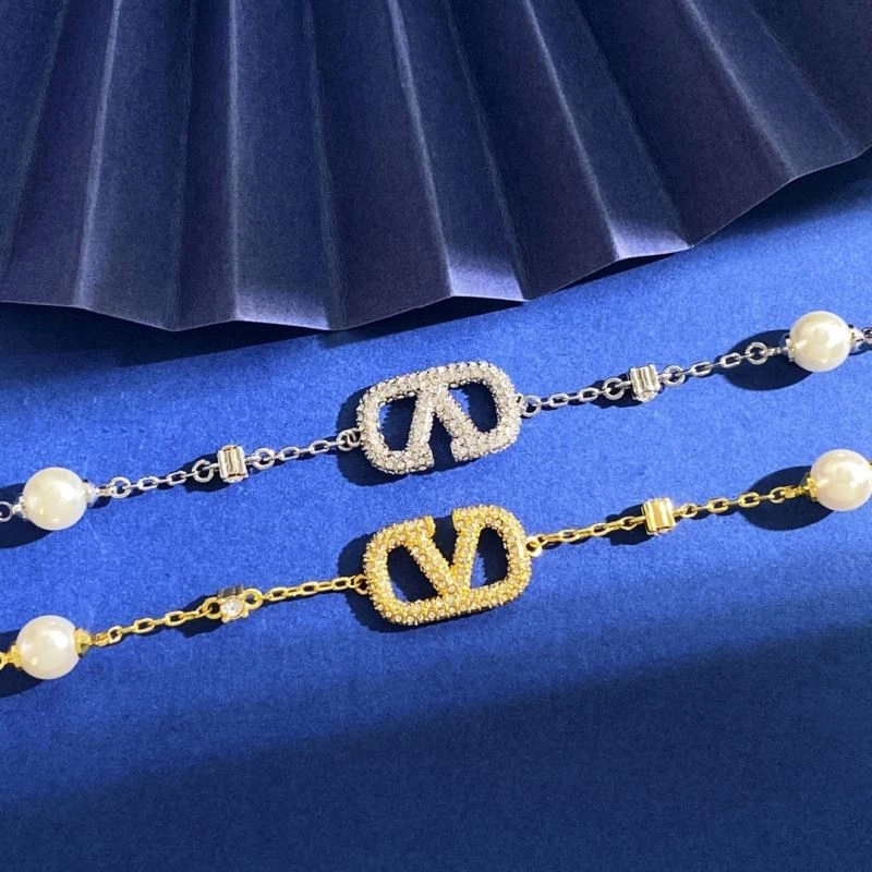 Brand-authenticated Valentino Necklaces