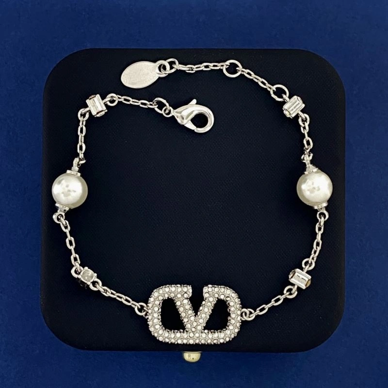 Brand-authenticated Valentino Necklaces