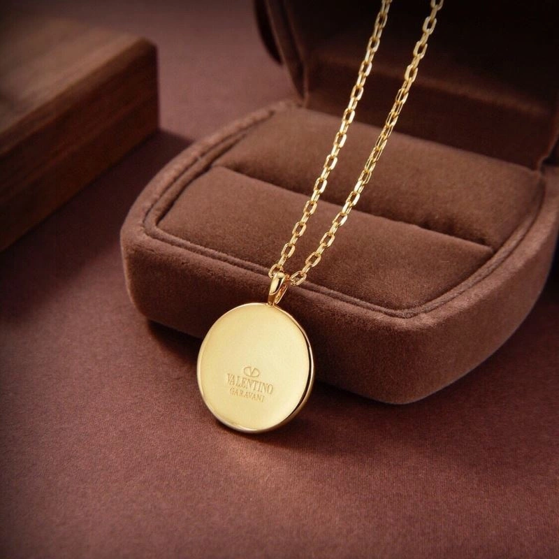 Low-cost Valentino Necklaces