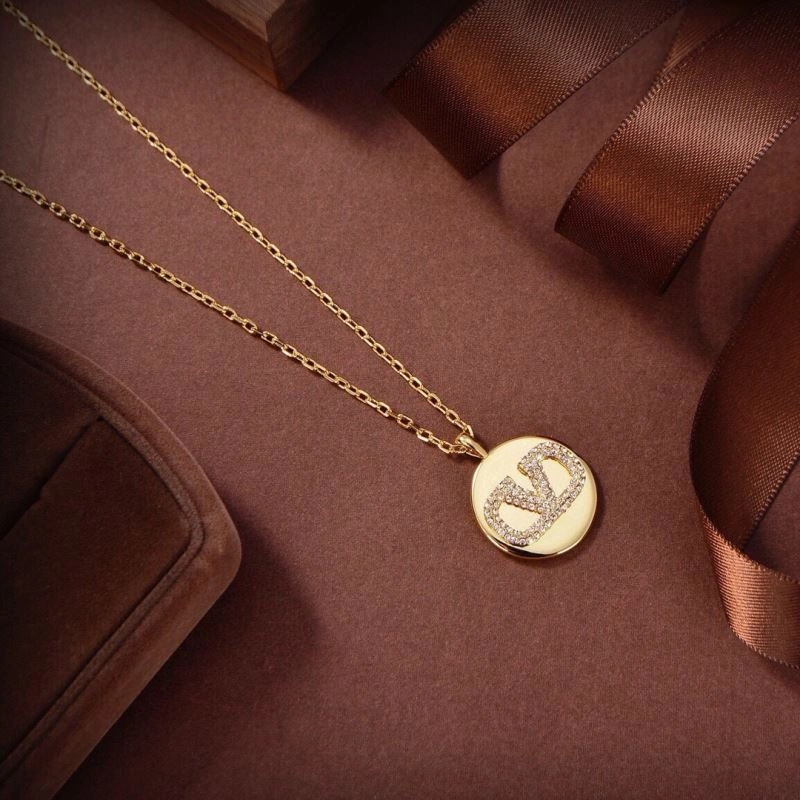 Low-cost Valentino Necklaces