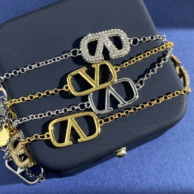 Cut-rate Valentino Necklaces