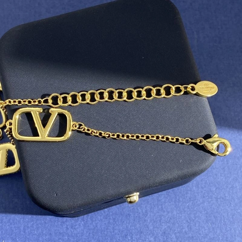 Cut-rate Valentino Necklaces