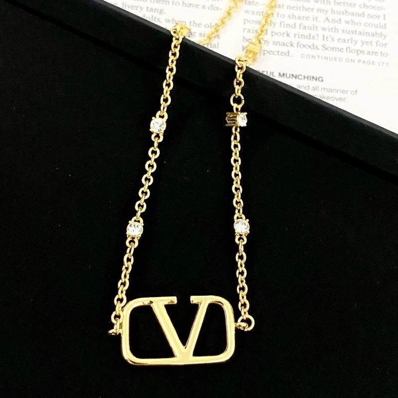 Low-cost Valentino Necklaces