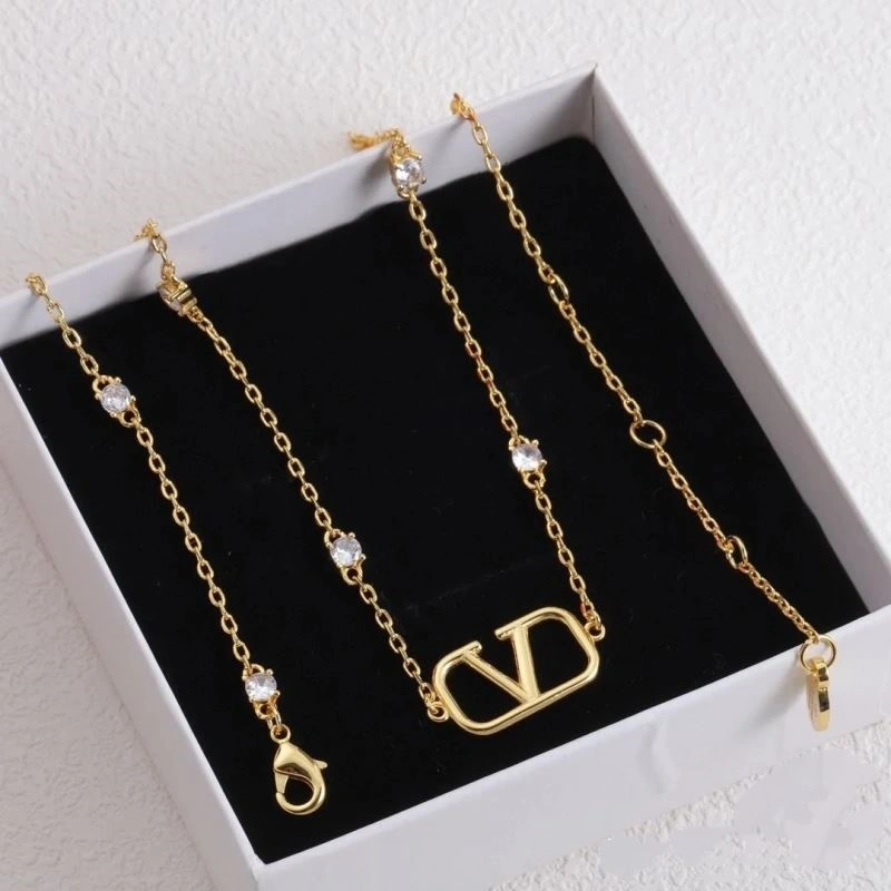 Low-cost Valentino Necklaces
