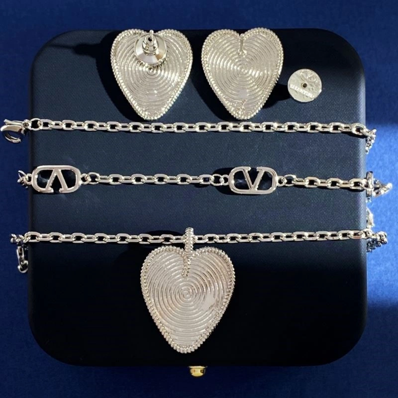 Brand-authenticated Valentino Necklaces