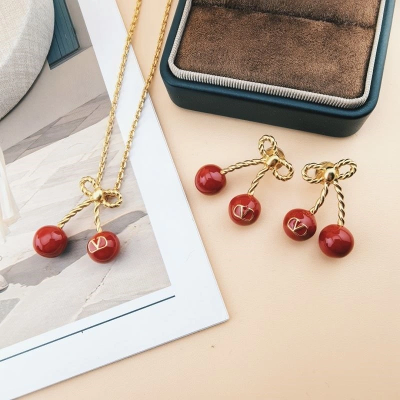 Cut-rate Valentino Necklaces