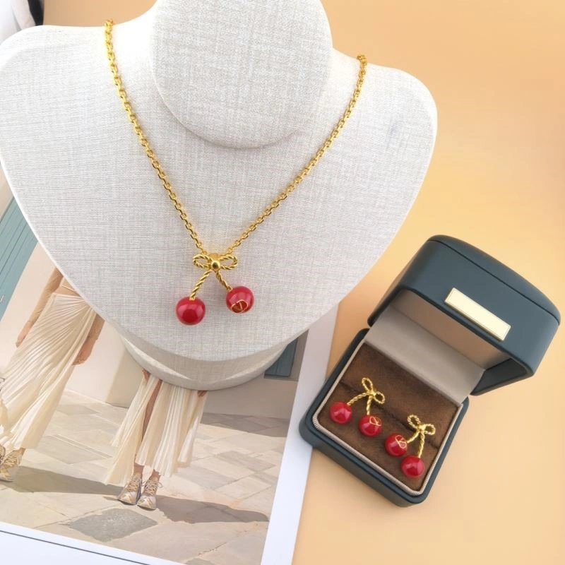 Cut-rate Valentino Necklaces