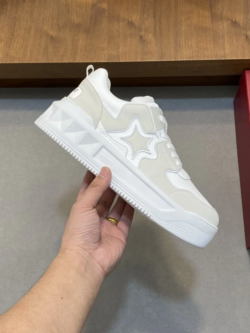 Accurate model Valentino One Stud Shoes