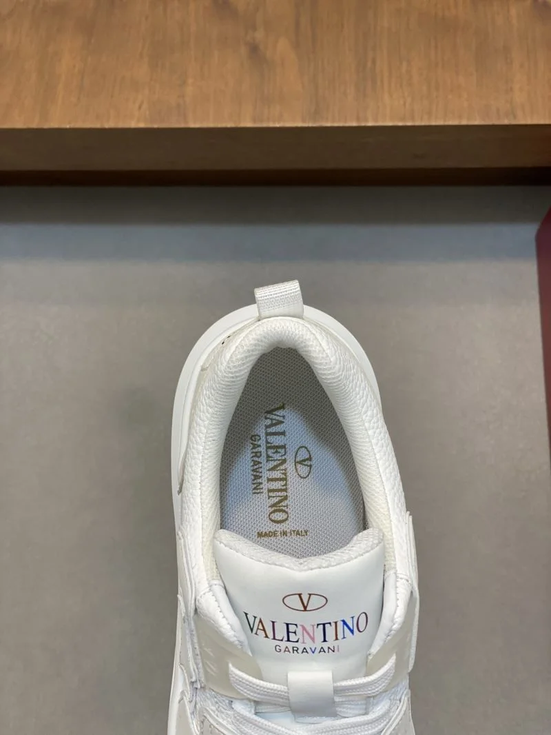 Accurate model Valentino One Stud Shoes