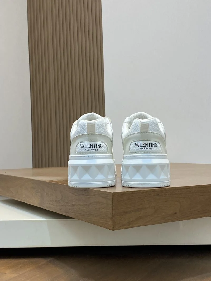 Accurate model Valentino One Stud Shoes