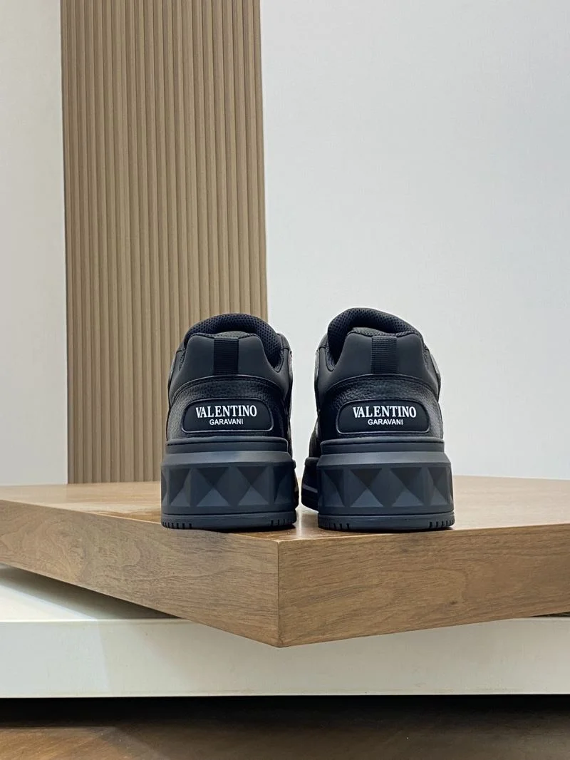 Indistinguishable Valentino One Stud Shoes