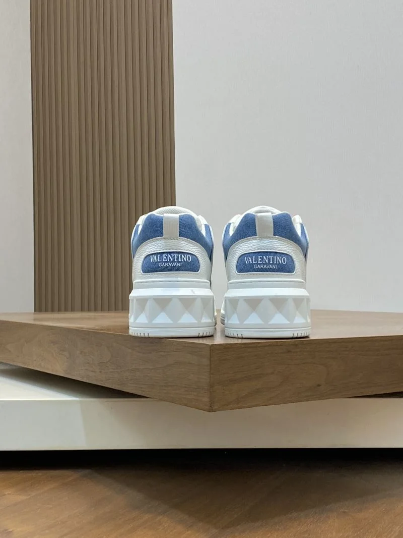 Top mirror Valentino One Stud Shoes