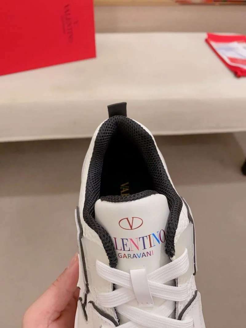 Cut-rate Valentino One Stud Shoes