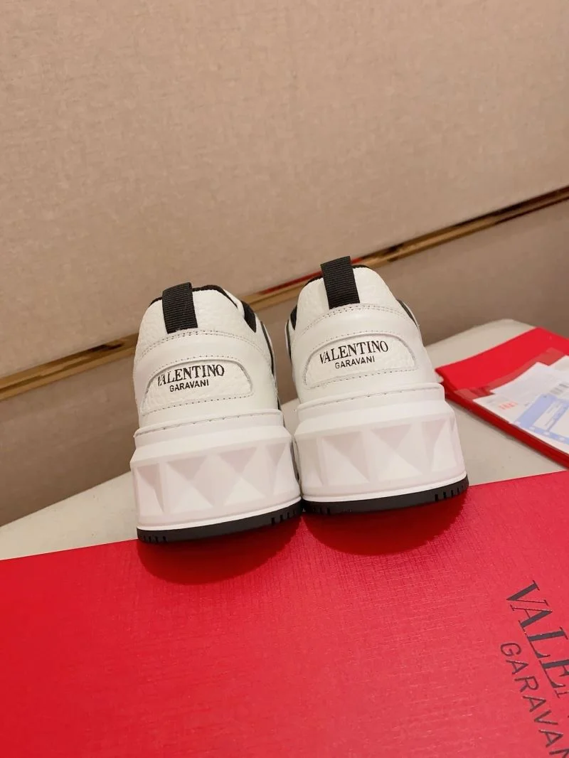 Cut-rate Valentino One Stud Shoes