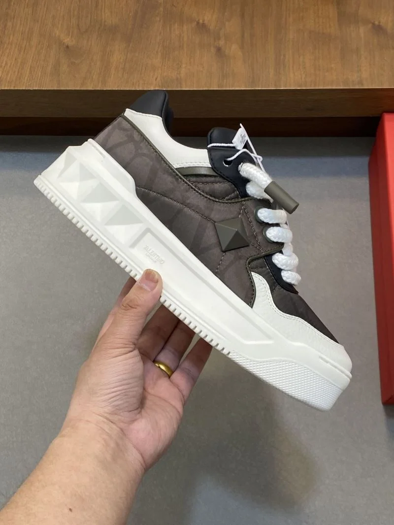1:1 copy Valentino One Stud Shoes