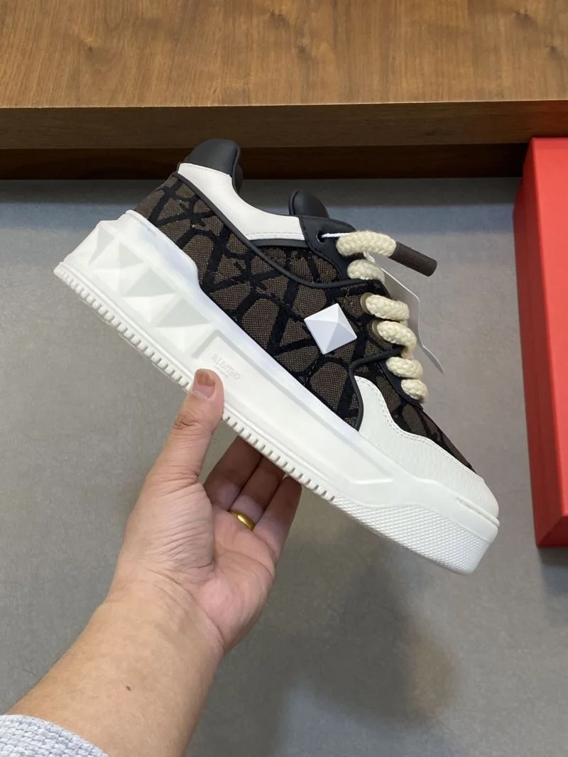 High accuracy Valentino One Stud Shoes