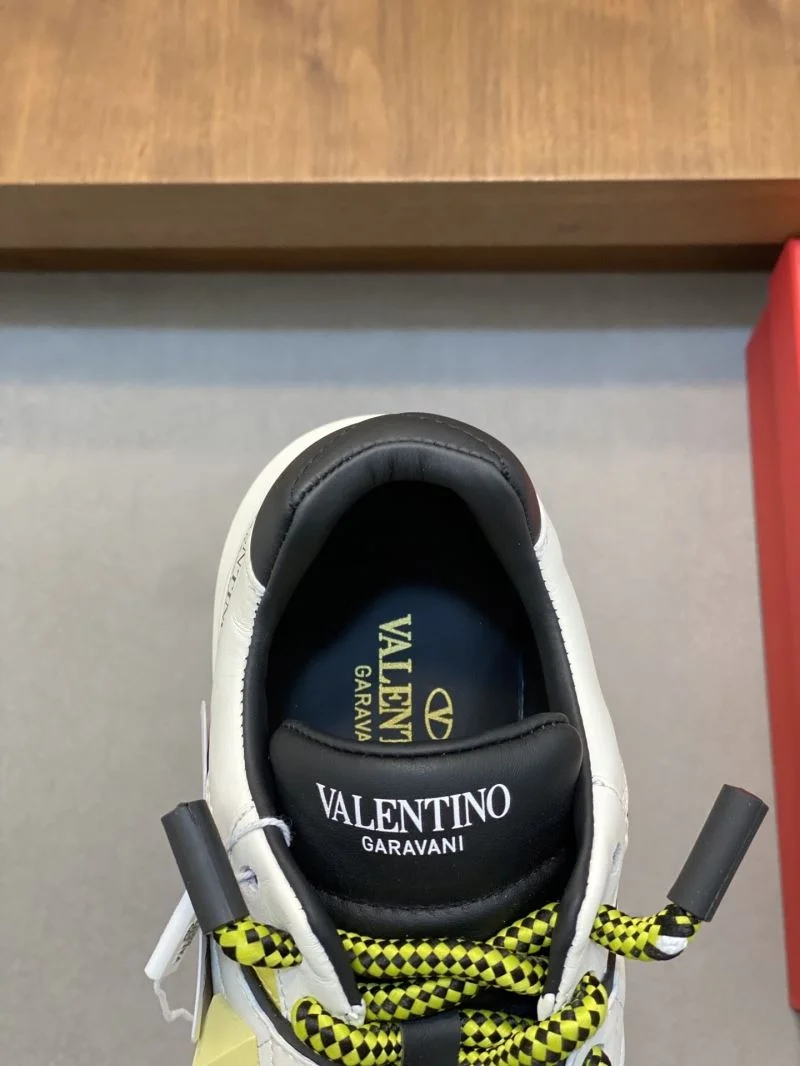 Top match Valentino One Stud Shoes