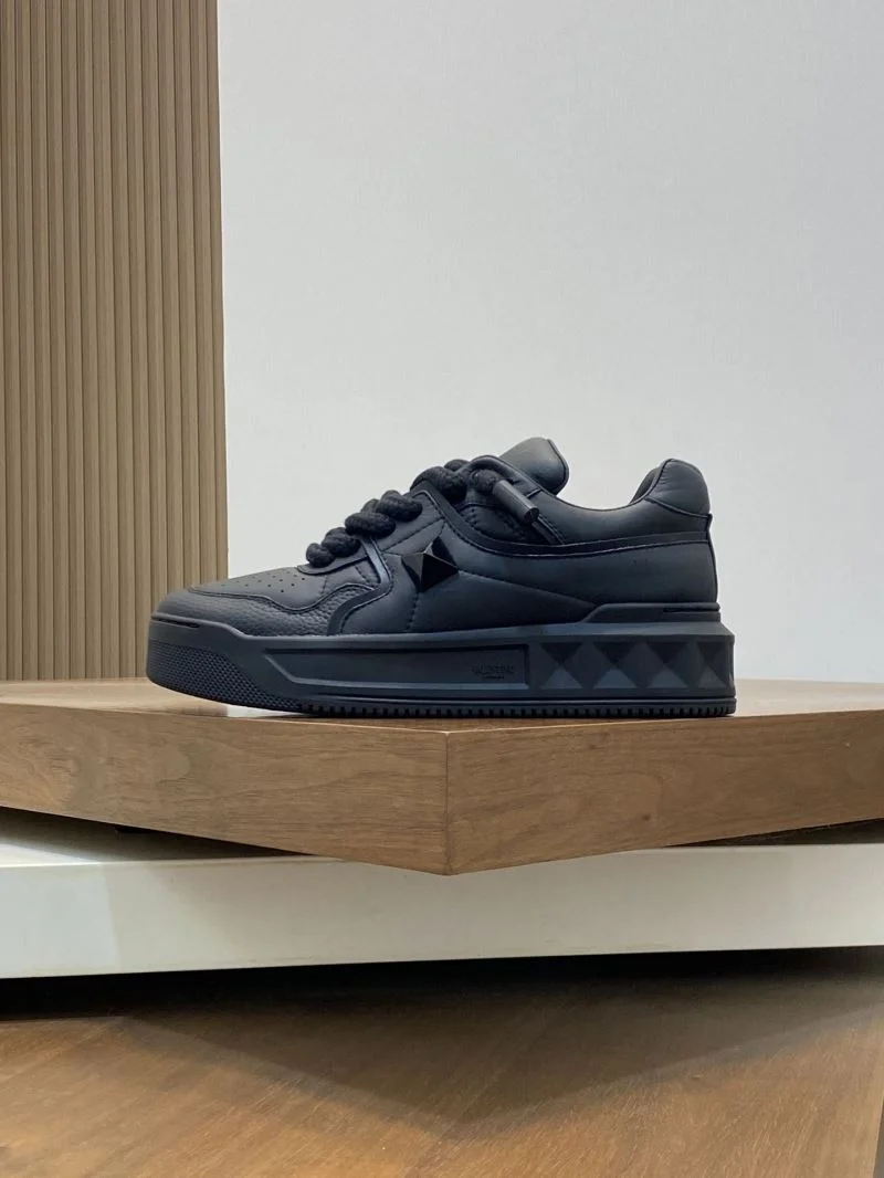 Accurate model Valentino One Stud Shoes