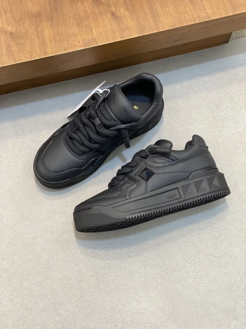 Accurate model Valentino One Stud Shoes
