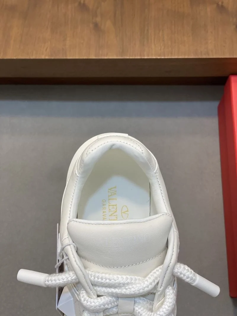 Accurate model Valentino One Stud Shoes