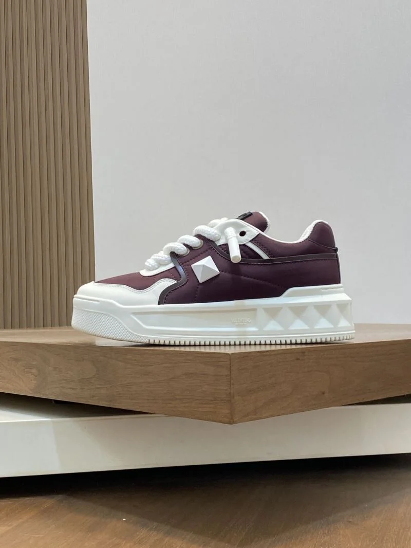 Cut-rate Valentino One Stud Shoes