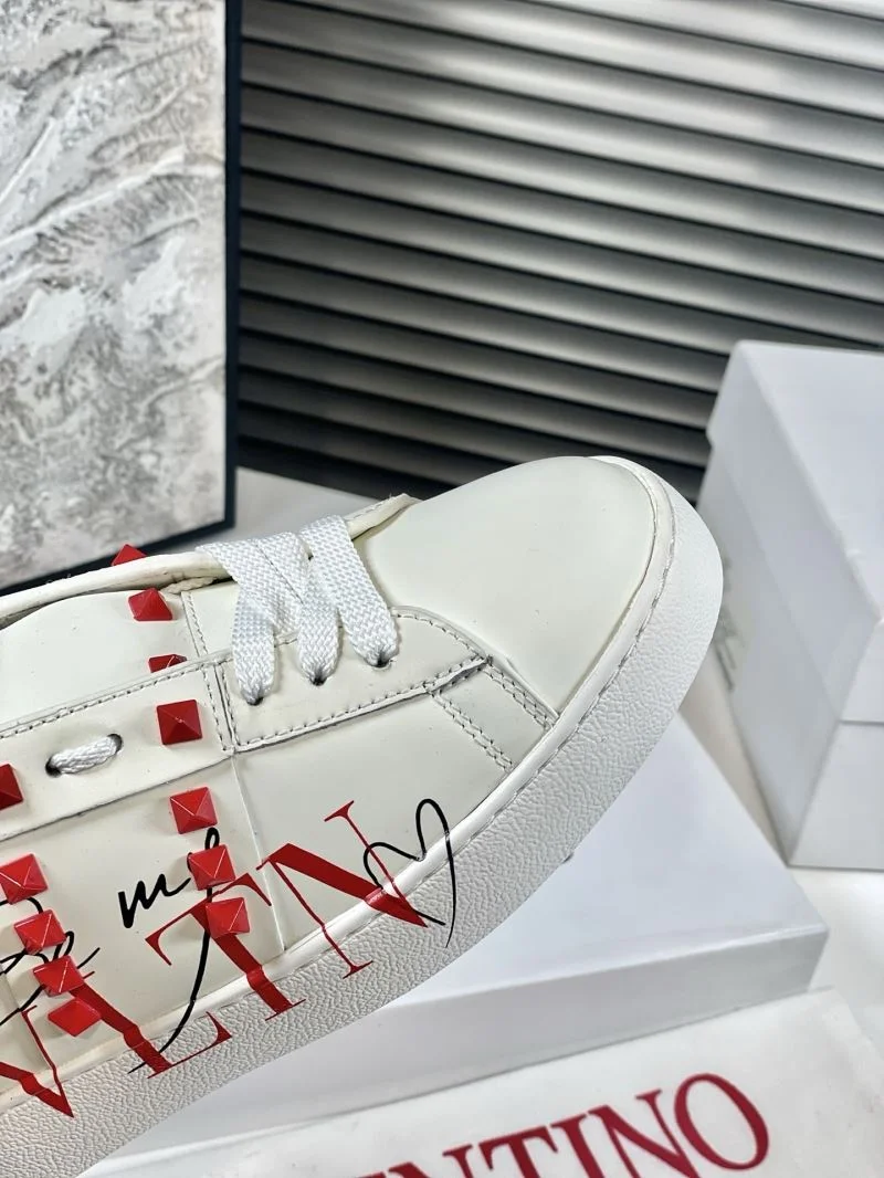 Accurate model Valentino Open Shoes