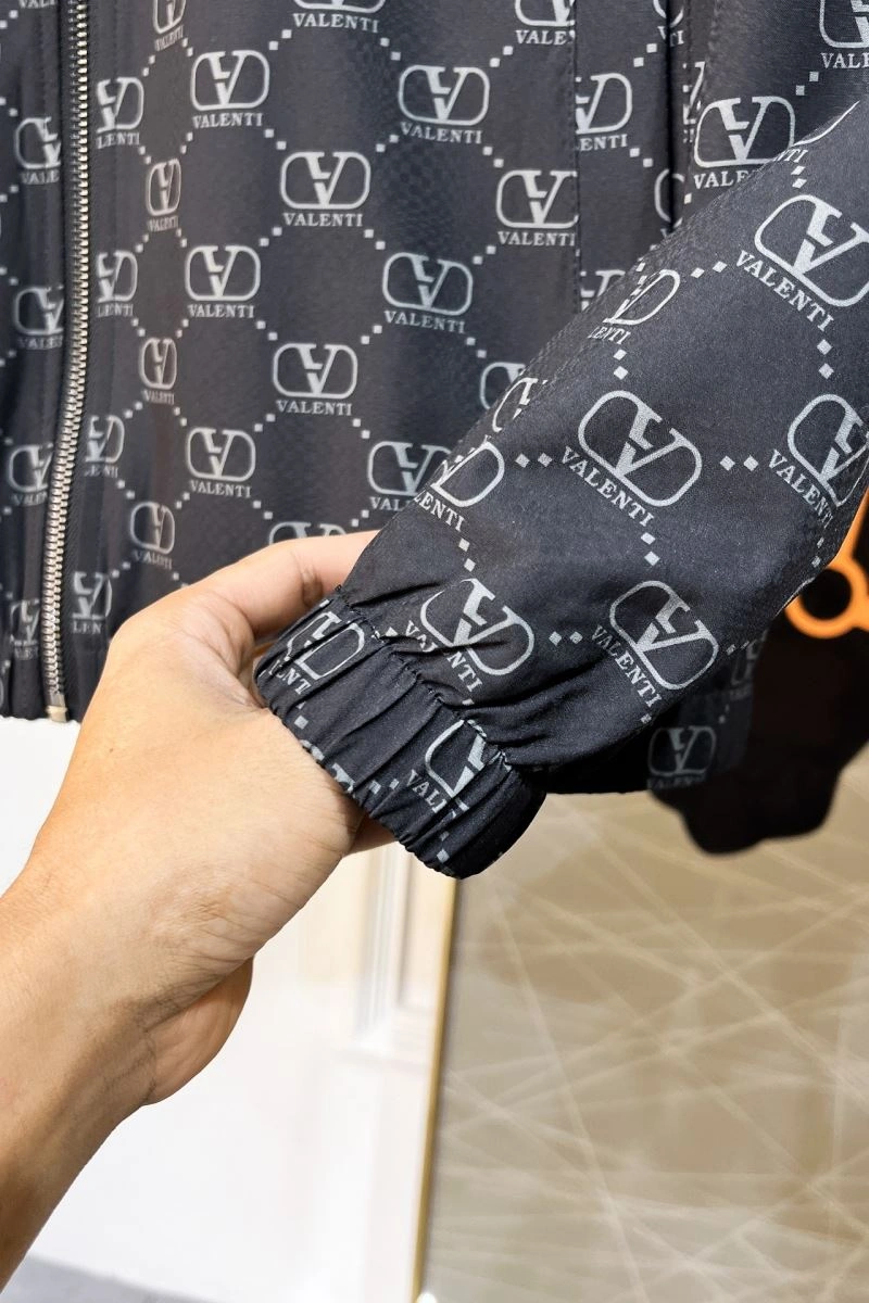 Brand-original Valentino Outwear