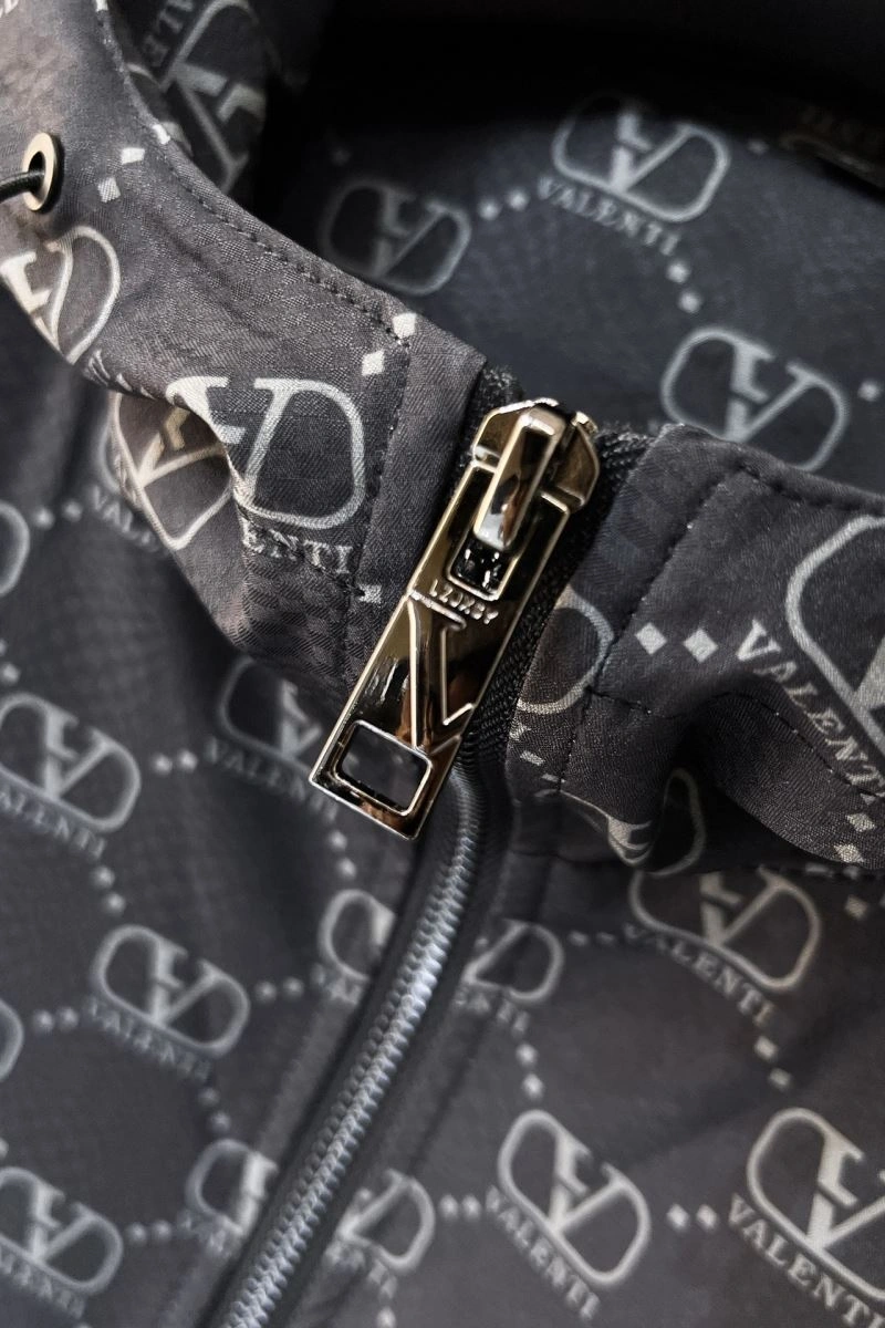 Brand-original Valentino Outwear