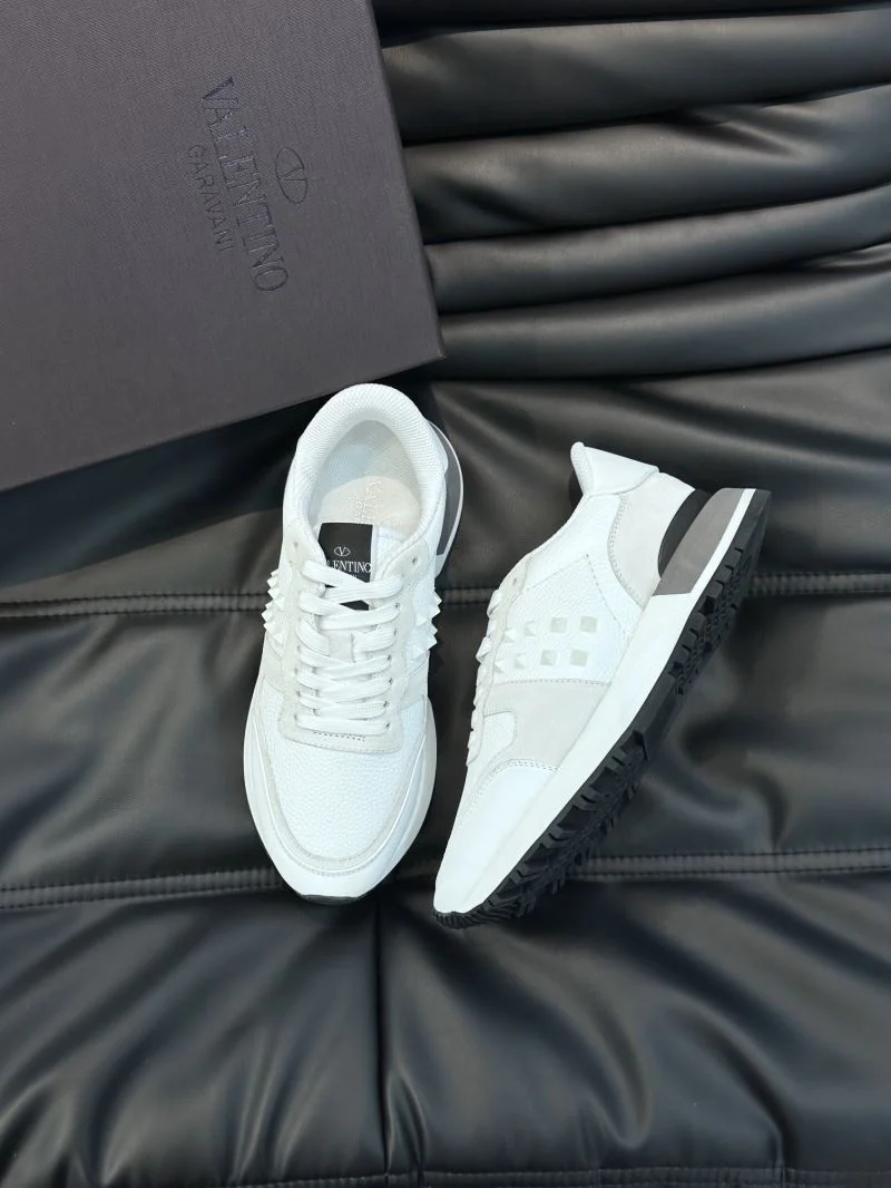 Accurate model Valentino Rockrunner Shoes