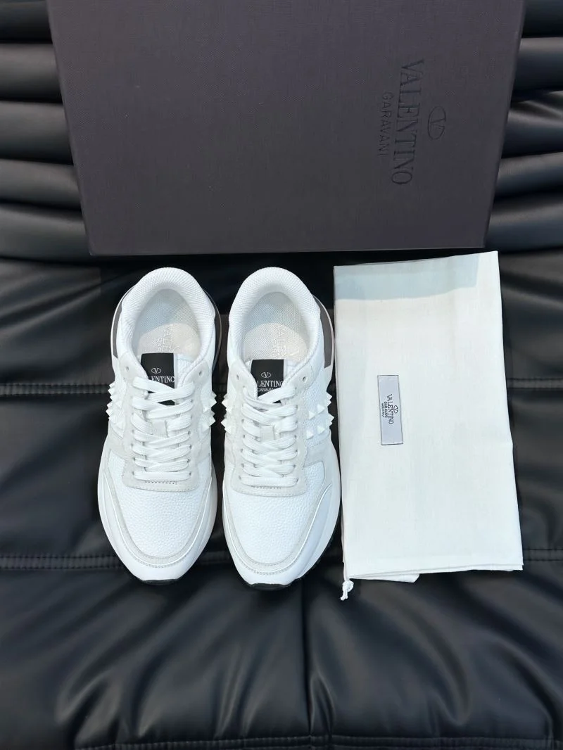 Accurate model Valentino Rockrunner Shoes