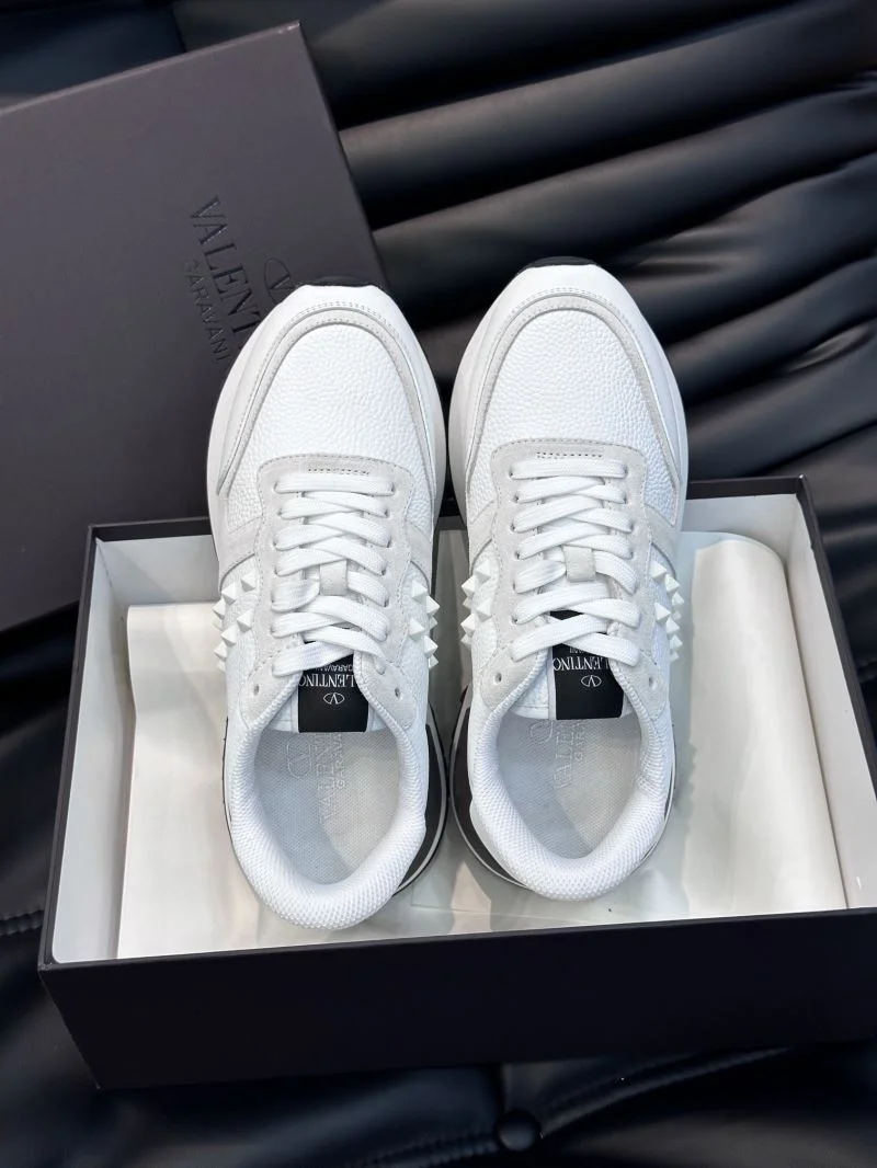 Accurate model Valentino Rockrunner Shoes