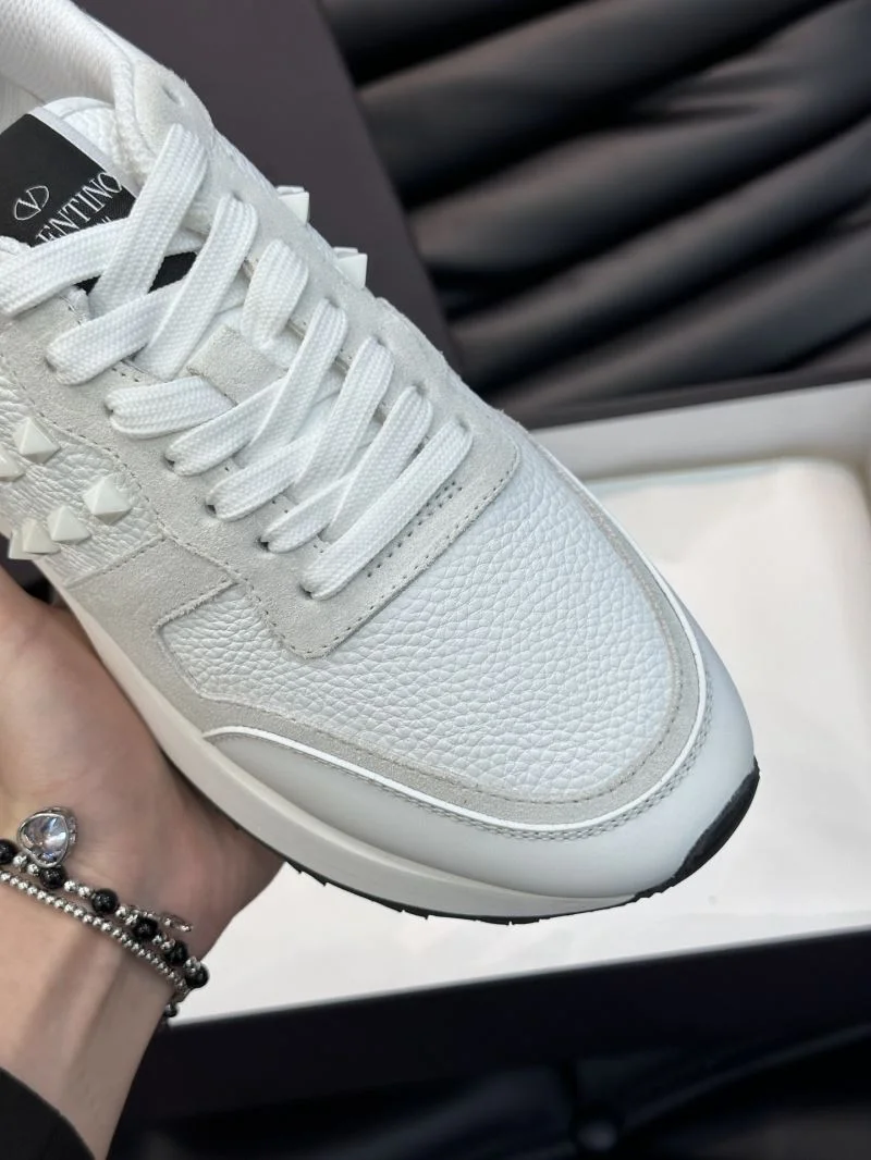 Accurate model Valentino Rockrunner Shoes