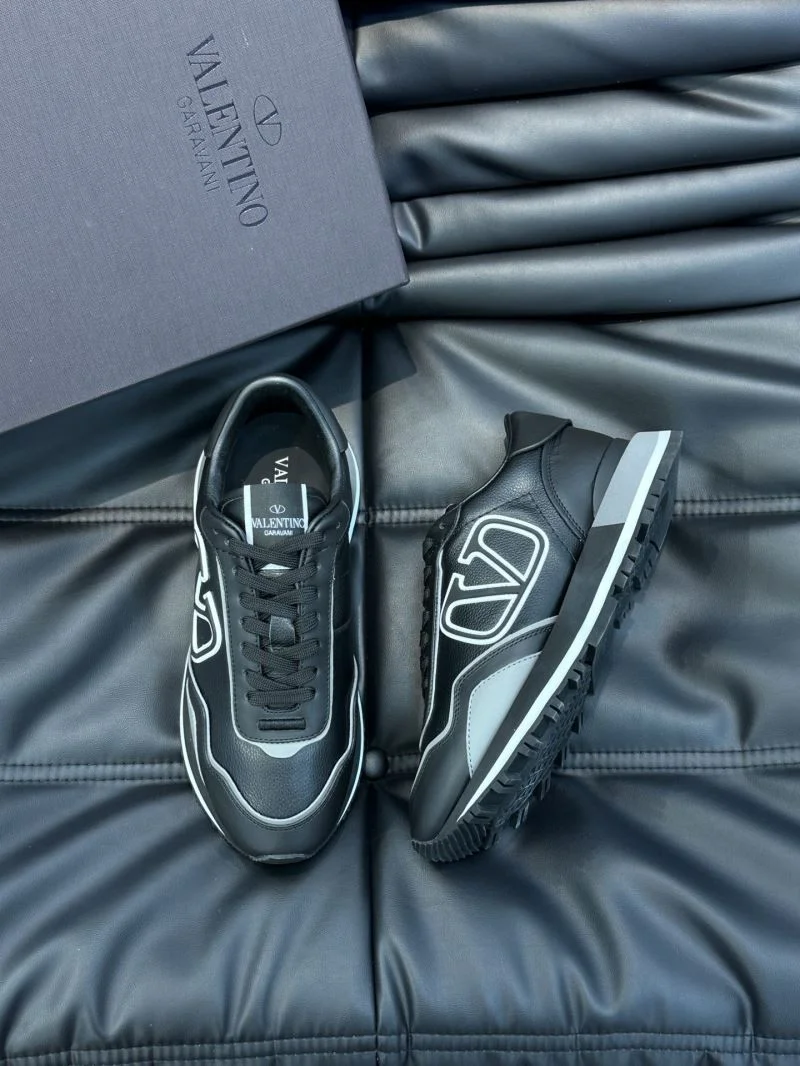 Exact replica Valentino Rockrunner Shoes