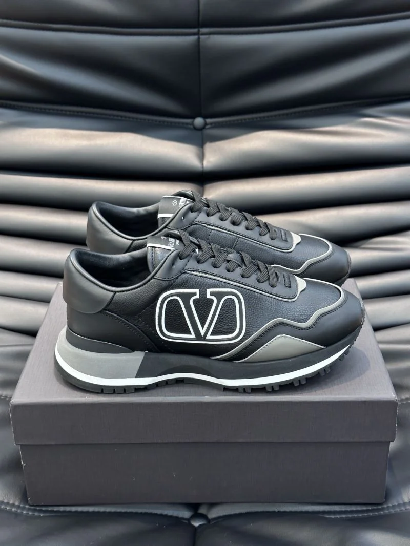 Exact replica Valentino Rockrunner Shoes